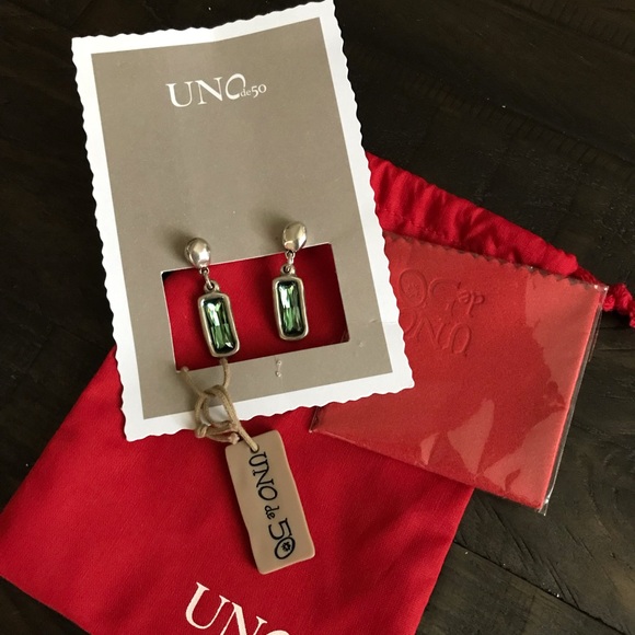 UNO de 50 | Jewelry | Nwt Uno De 5 Aurora Borealis Dangle Earrings ...